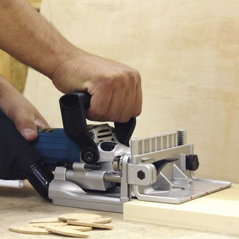 Engalletadora 701w. 11000 RPM 2.5Kg Makita PJ7000